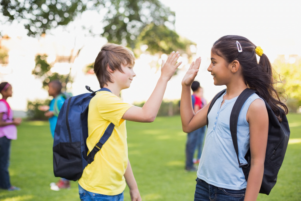10 Ways for Kids to Make Friends at School and Be Happier