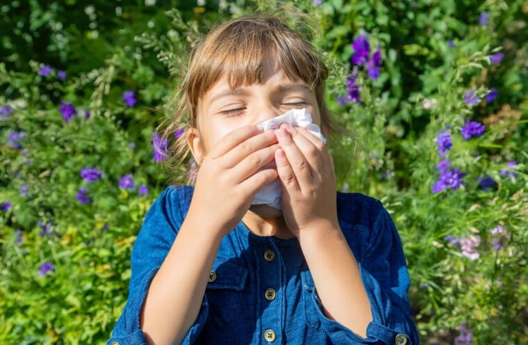 Guide to Child Outdoor Allergies: Symptoms & Treatment